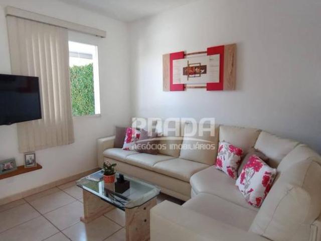 Casa à venda estilo Sobrado, com 3 quartos sendo 1 suíte Condomínio The Palms Uberlândia/MG