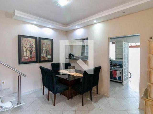 Casa à Venda Estoril, 4 Quartos, 160 m2