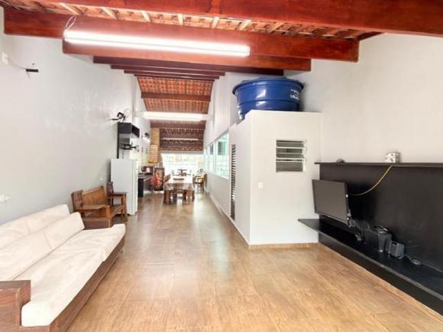 Casa a venda estuda permutas