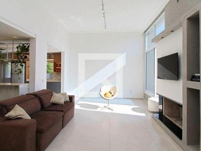 Casa à Venda Espírito Santo, 3 Quartos, 155 m² Porto Alegre