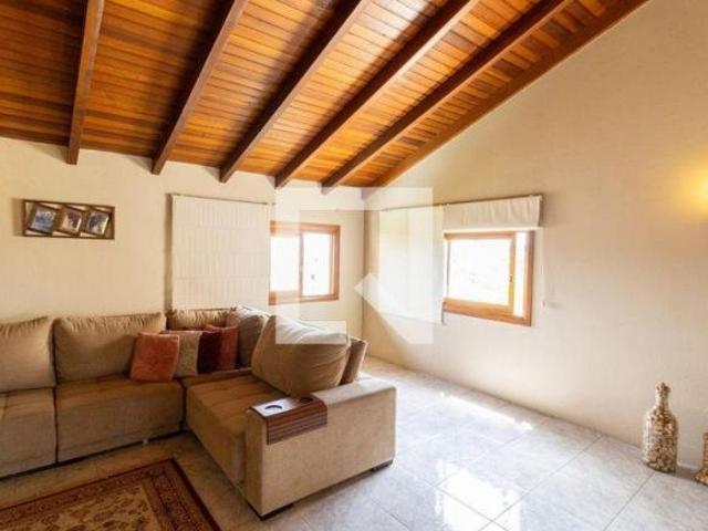 Casa à Venda Espírito Santo, 3 Quartos, 229 m² Porto Alegre