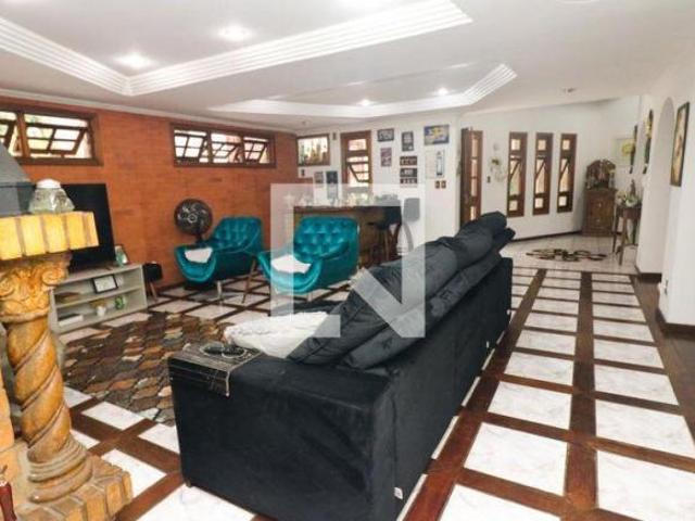 Casa à Venda Espírito Santo, 3 Quartos, 300 m² Porto Alegre