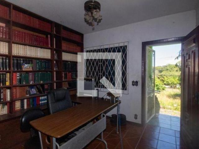 Casa à Venda Espírito Santo, 3 Quartos, 300 m² Porto Alegre