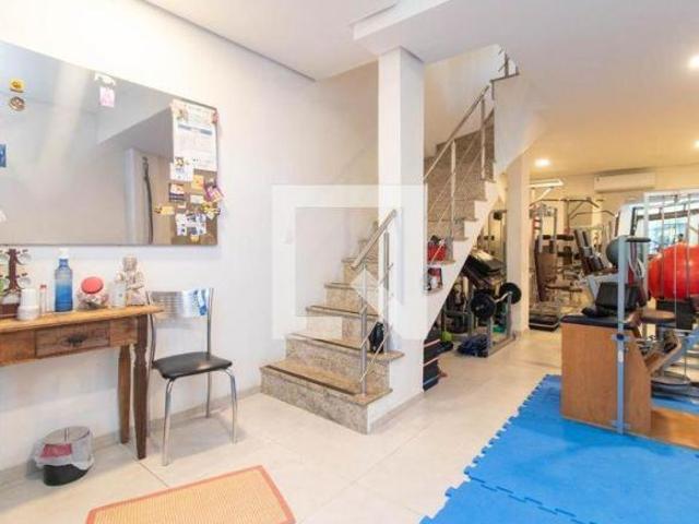 Casa à Venda Espírito Santo, 3 Quartos, 200 m² Porto Alegre
