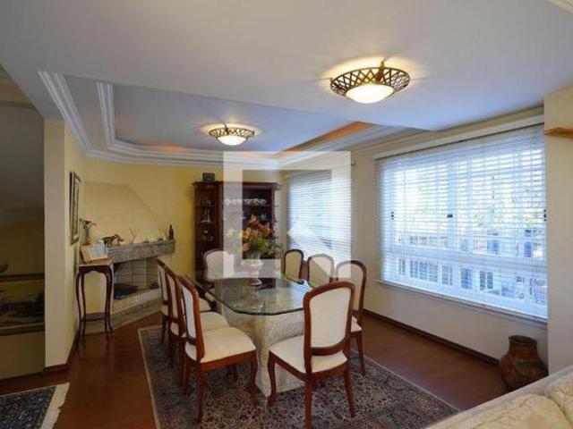 Casa à Venda Espírito Santo, 4 Quartos, 249 m² Porto Alegre