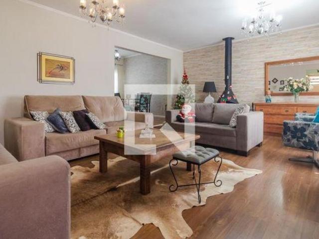Casa à Venda Espírito Santo, 4 Quartos, 270 m² Porto Alegre