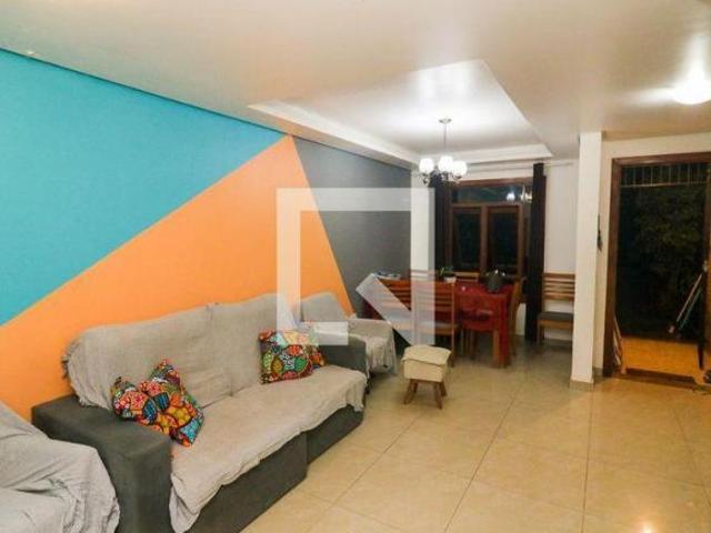 Casa à Venda Espírito Santo, 4 Quartos, 200 m² Porto Alegre