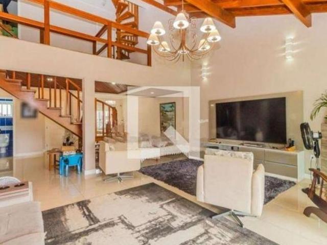 Casa à Venda Espírito Santo, 4 Quartos, 330 m² Porto Alegre