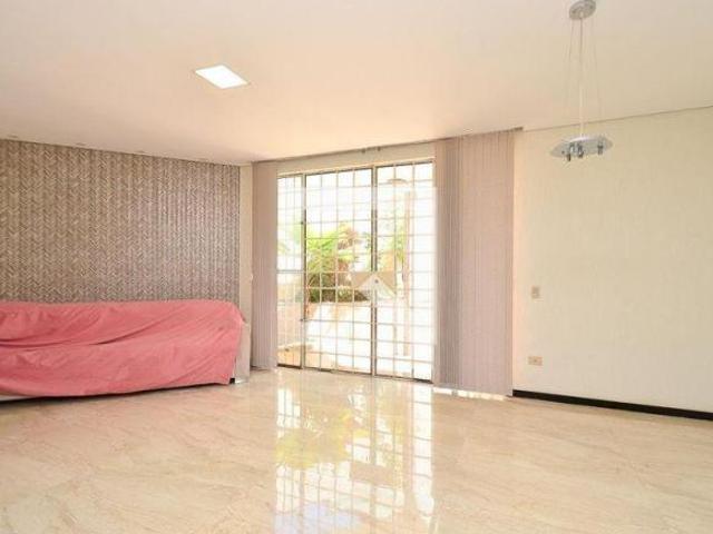 Casa à Venda Esplanada, 3 Quartos, 360 m² Belo Horizonte