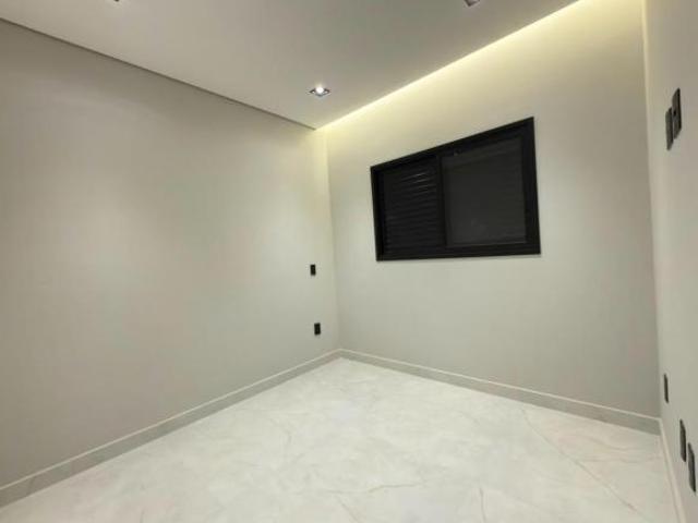 ? *Casa à venda* Excelente oportunidade para quem busca um imóvel com conforto, boa distribuição