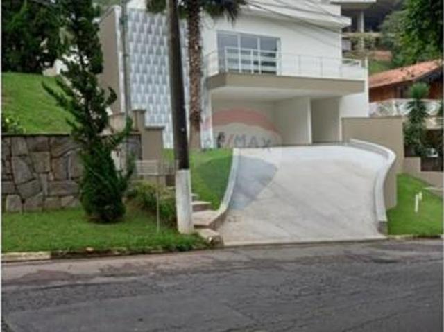 Casa à Venda: Exclusividade no Jardim Imperial