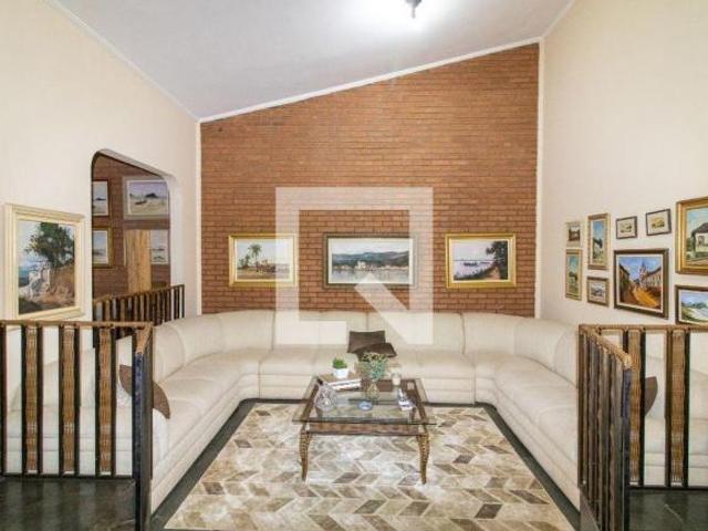 Casa à Venda Fazenda Santa Cândida, 4 Quartos, 232 m2