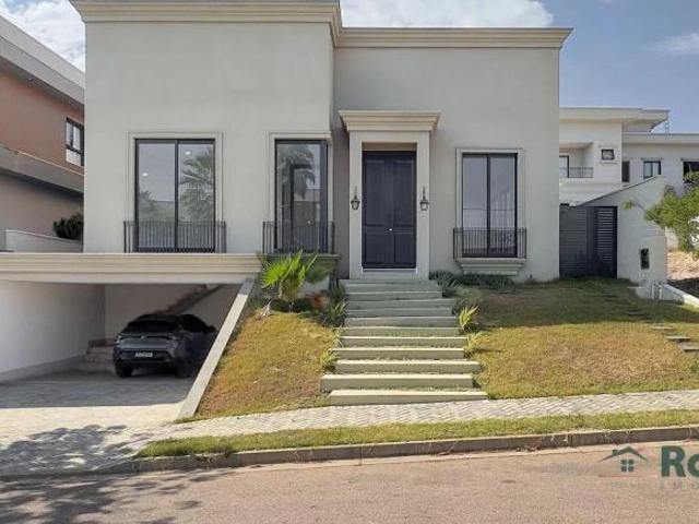 Casa à venda fachada Neoclassica, com 4 suítes no CONDOMÍNIO VILLA JARDIM, Cuiabá