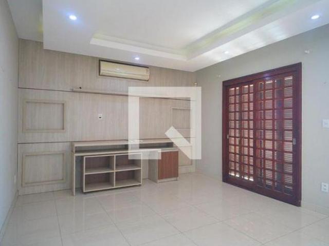 Casa à Venda Feitoria, 3 Quartos, 200 m² São Leopoldo