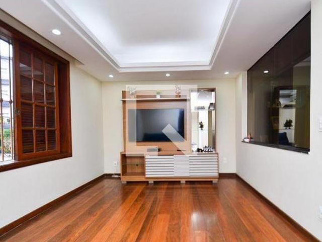 Casa à Venda Fernão Dias, 3 Quartos, 250 m² Belo Horizonte