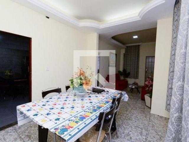 Casa à Venda Flamengo, 3 Quartos, 240 m² Contagem