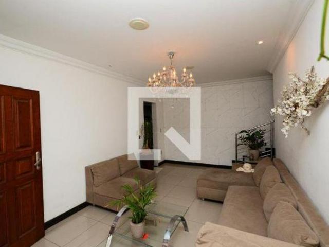 Casa à Venda Flamengo, 7 Quartos, 700 m² Contagem