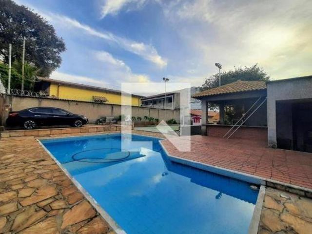Casa à Venda Flamengo, 4 Quartos, 240 m² Contagem