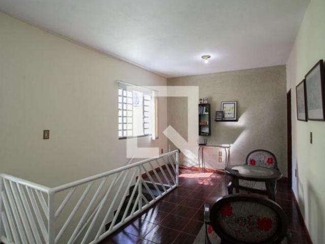 Casa à Venda Floramar, 4 Quartos, 270 m² Belo Horizonte