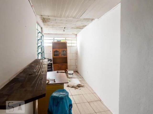 Casa à Venda Floresta, 2 Quartos, 65 m² Porto Alegre