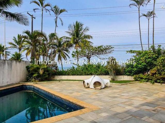 Casa a VENDA frente mar na praia da Enseada em Guarujá