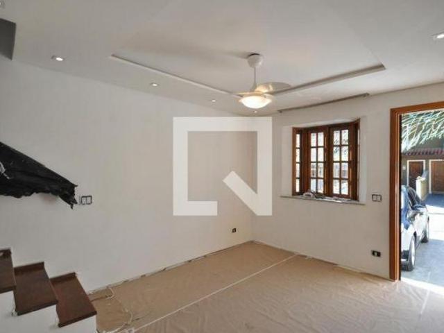 Casa à Venda Horto Florestal, 2 Quartos, 133 m² São Paulo