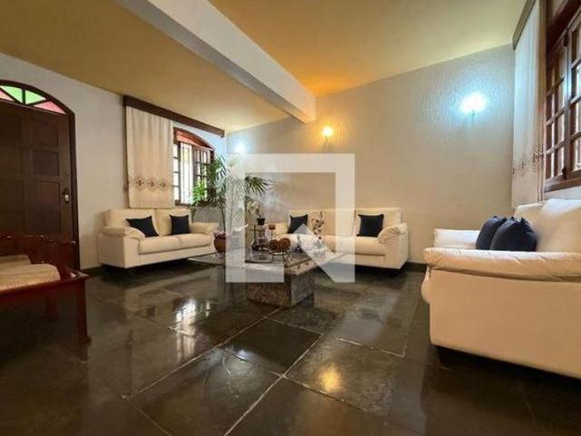 Casa à Venda Havaí, 4 Quartos, 225 m² Belo Horizonte