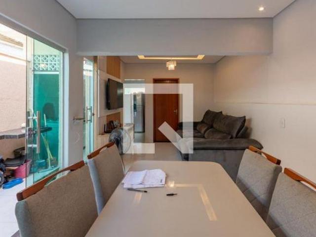 Casa à Venda Heliópolis, 2 Quartos, 80 m² Belo Horizonte