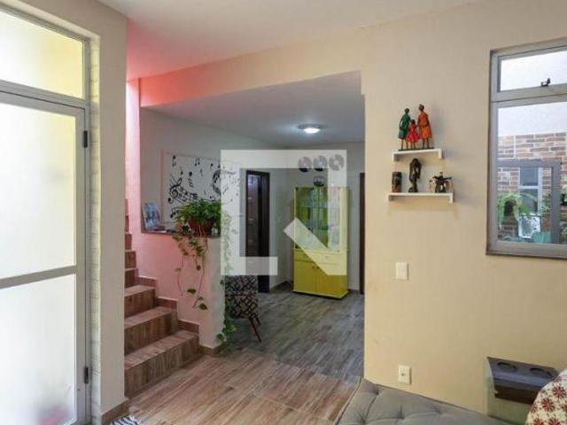 Casa à Venda Heliópolis, 3 Quartos, 100 m² Belo Horizonte