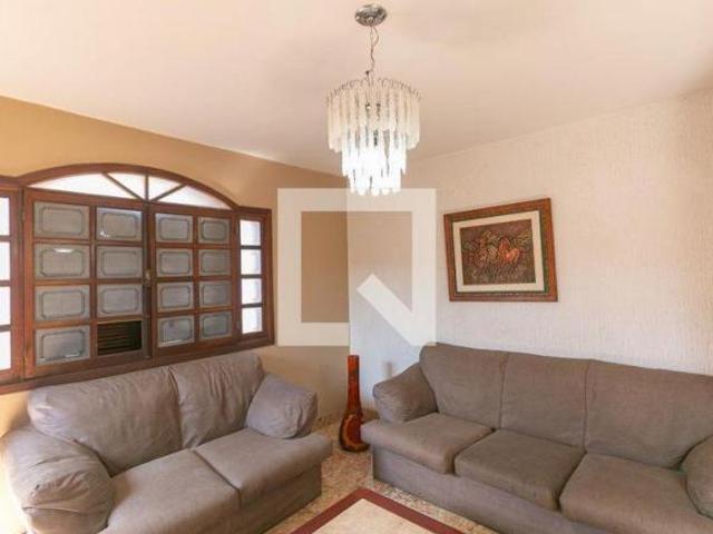 Casa à Venda Heliópolis, 3 Quartos, 173 m² Belo Horizonte