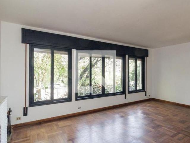 Casa à Venda Higienópolis, 3 Quartos, 400 m2