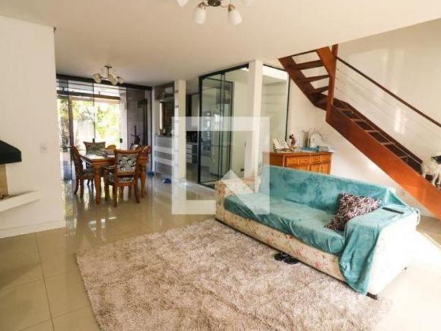 Casa à Venda Hipica, 3 Quartos, 130 m² Porto Alegre