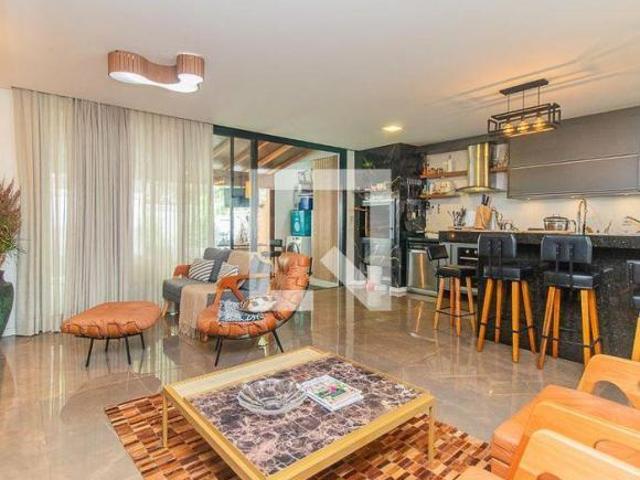 Casa à Venda Hipica, 3 Quartos, 170 m² Porto Alegre