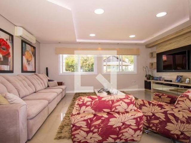 Casa à Venda Hipica, 3 Quartos, 250 m² Porto Alegre