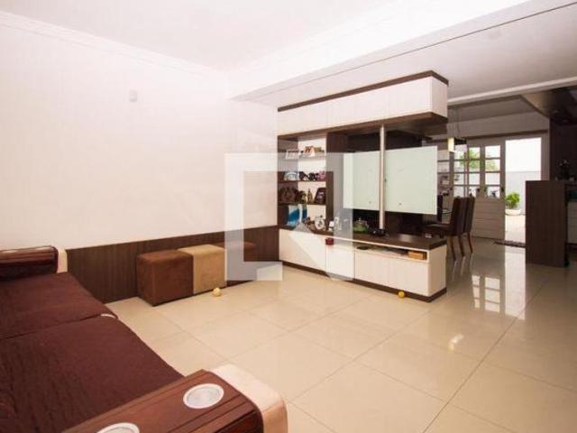 Casa à Venda Hipica, 4 Quartos, 200 m² Porto Alegre