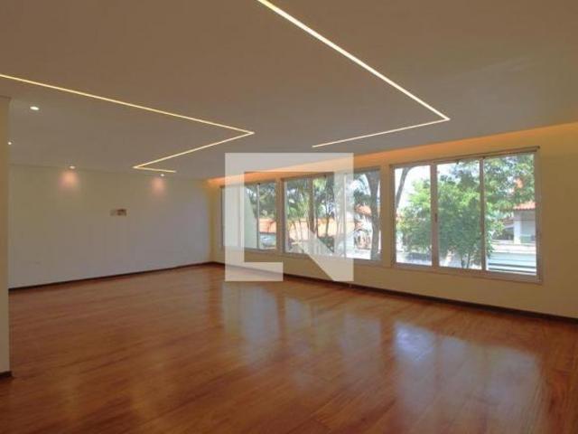 Casa à Venda Interlagos, 4 Quartos, 650 m2