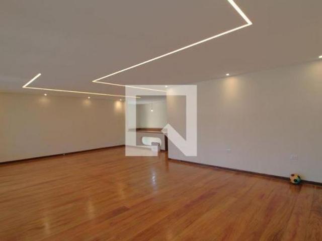 Casa à Venda Interlagos, 4 Quartos, 650 m² São Paulo