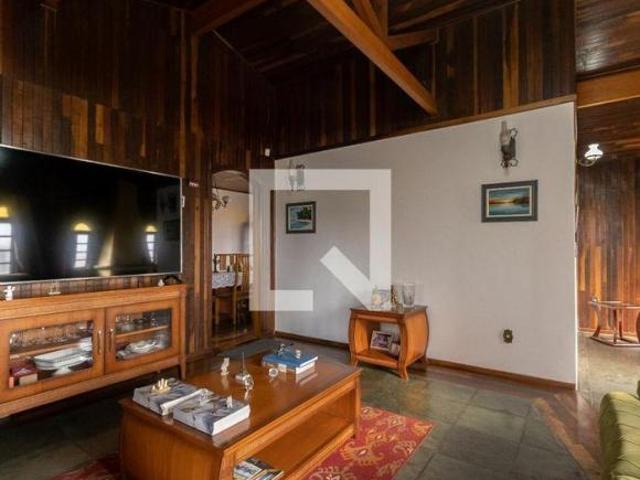 Casa à Venda Interlagos, 5 Quartos, 300 m² São Paulo