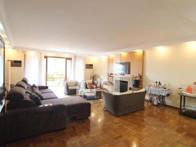 Casa à Venda Interlagos, 3 Quartos, 399 m2