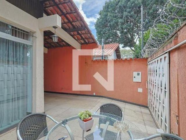 Casa à Venda Indaiá, 5 Quartos, 400 m² Belo Horizonte