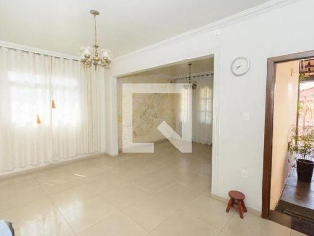 Casa à Venda Industrial, 3 Quartos, 250 m² Contagem
