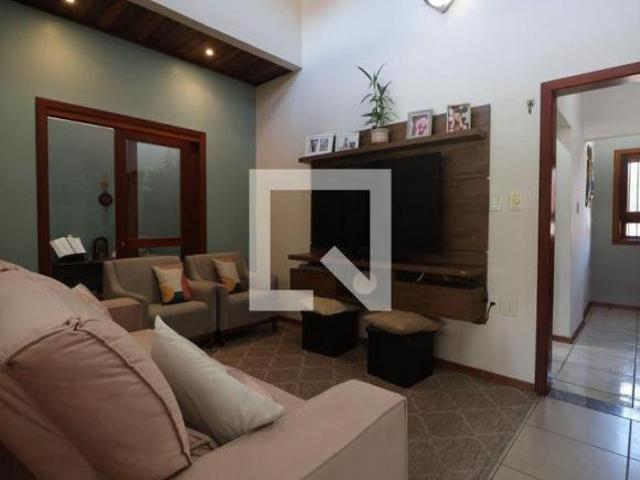 Casa à Venda Igará, 4 Quartos, 235 m² Canoas