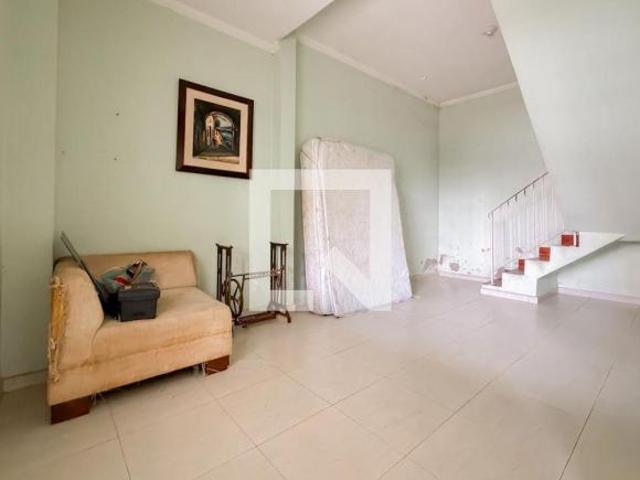 Casa à Venda Ipiranga, 2 Quartos, 144 m2