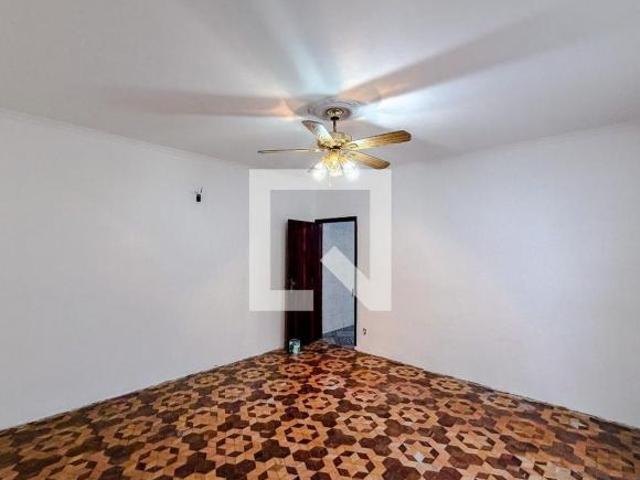 Casa à Venda Ipiranga, 2 Quartos, 180 m2