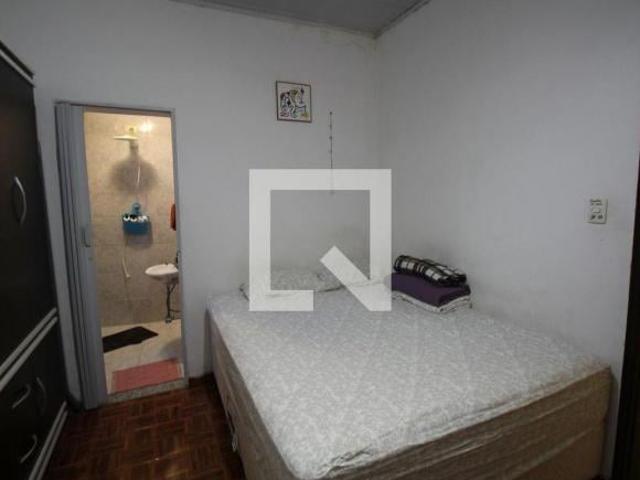Casa à Venda Ipiranga, 2 Quartos, 200 m2