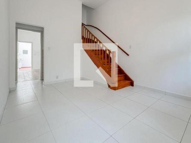 Casa à Venda Ipiranga, 2 Quartos, 90 m2