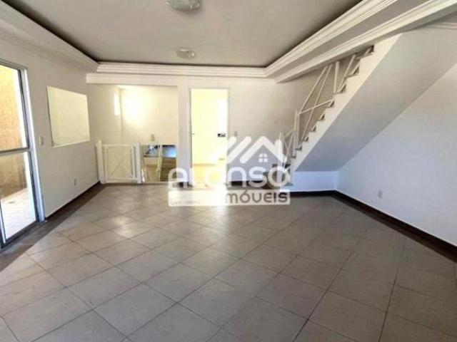 Casa a venda Isolada, 3 suites, quintal grande, condomínio com lazer, atrás The Square