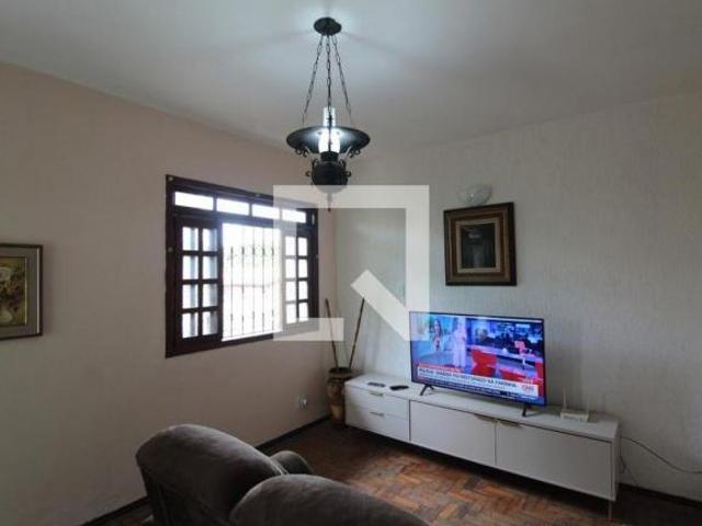 Casa à Venda Itapoã, 3 Quartos, 360 m2