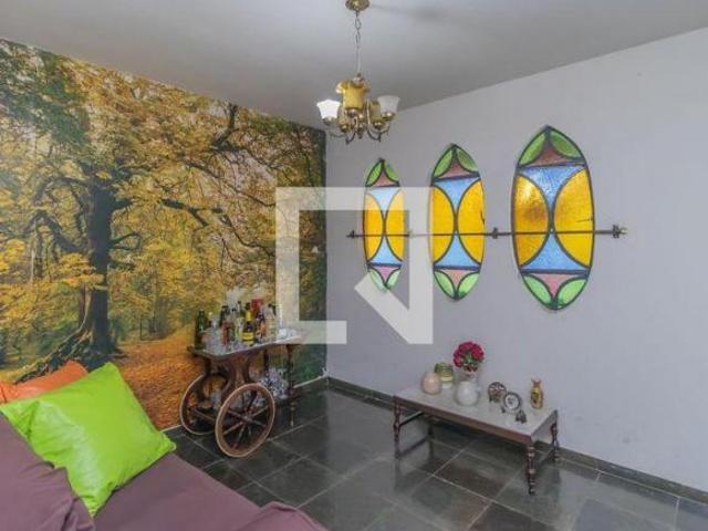 Casa à Venda Itapoã, 4 Quartos, 271 m2