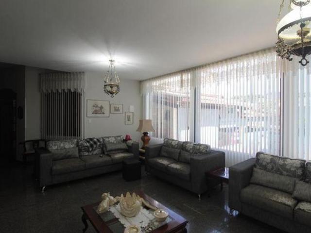 Casa à Venda Itapoã, 4 Quartos, 406 m2